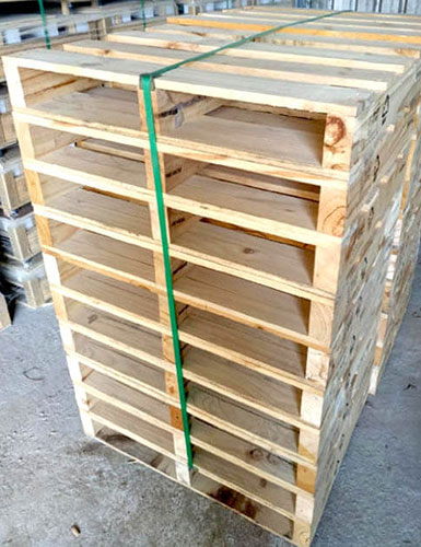 Mixed Wood and Pinewood Pallets